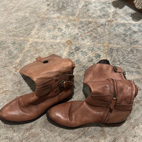 Sam Edelman | Shoes | Sam Edelman Zip Back Tan Boots | Poshmark